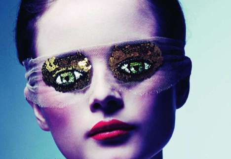 Peculiar Shrouded Pictures : Expression Figurative by Inez Vinoodh