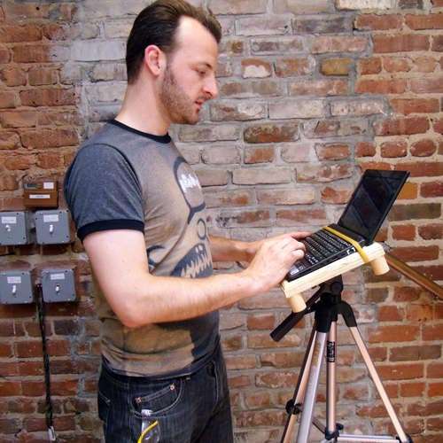 DIY Notebook Easels : Laptop Tripod