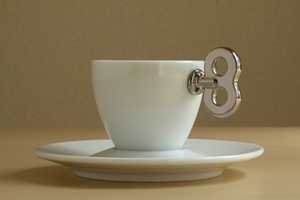 Winsome Wind-Up Mugs : Power for Brain