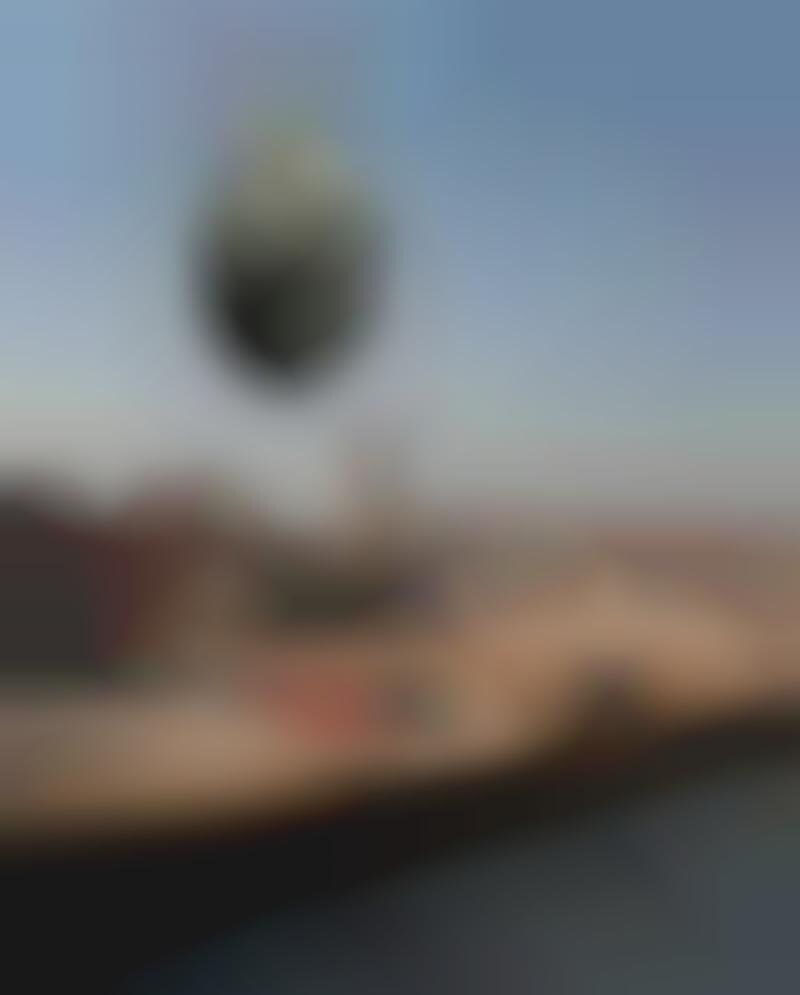 100 Deceptively Gravity-Defying Objects