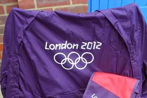 Free Olympic Volunteer Swag : 2012 Olympic Volunteer