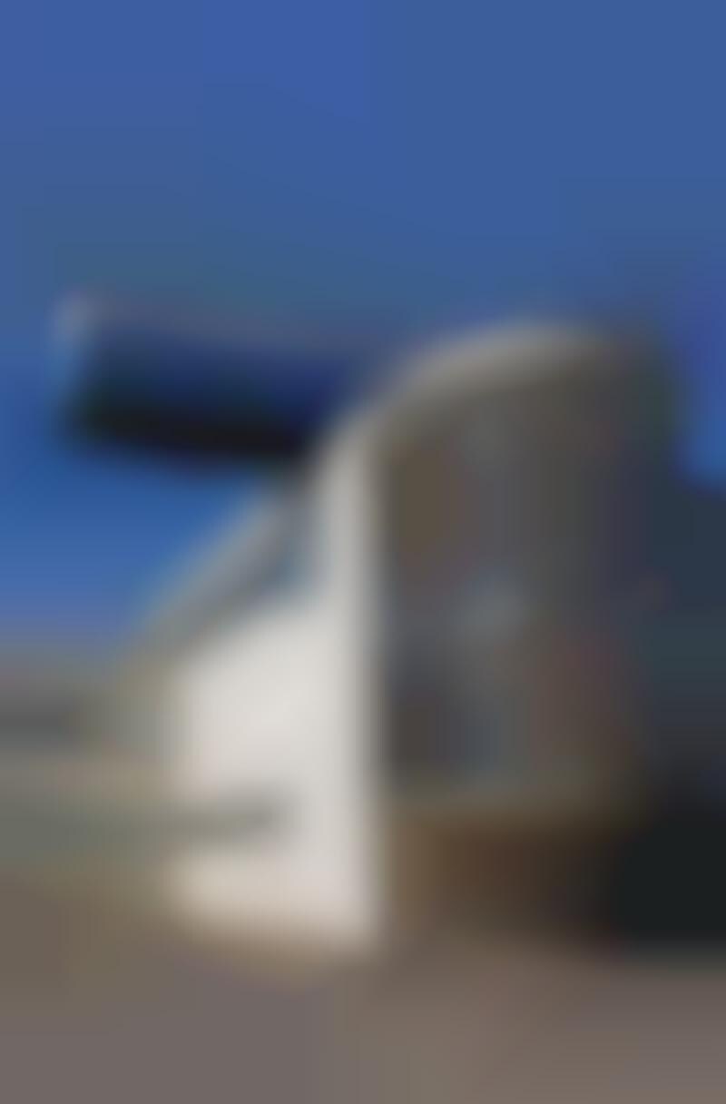 100 Contemporary Curvilinear Structures