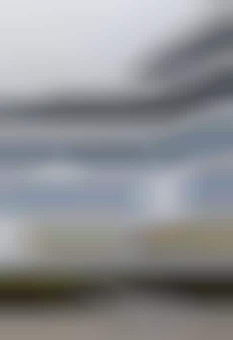 100 Contemporary Curvilinear Structures