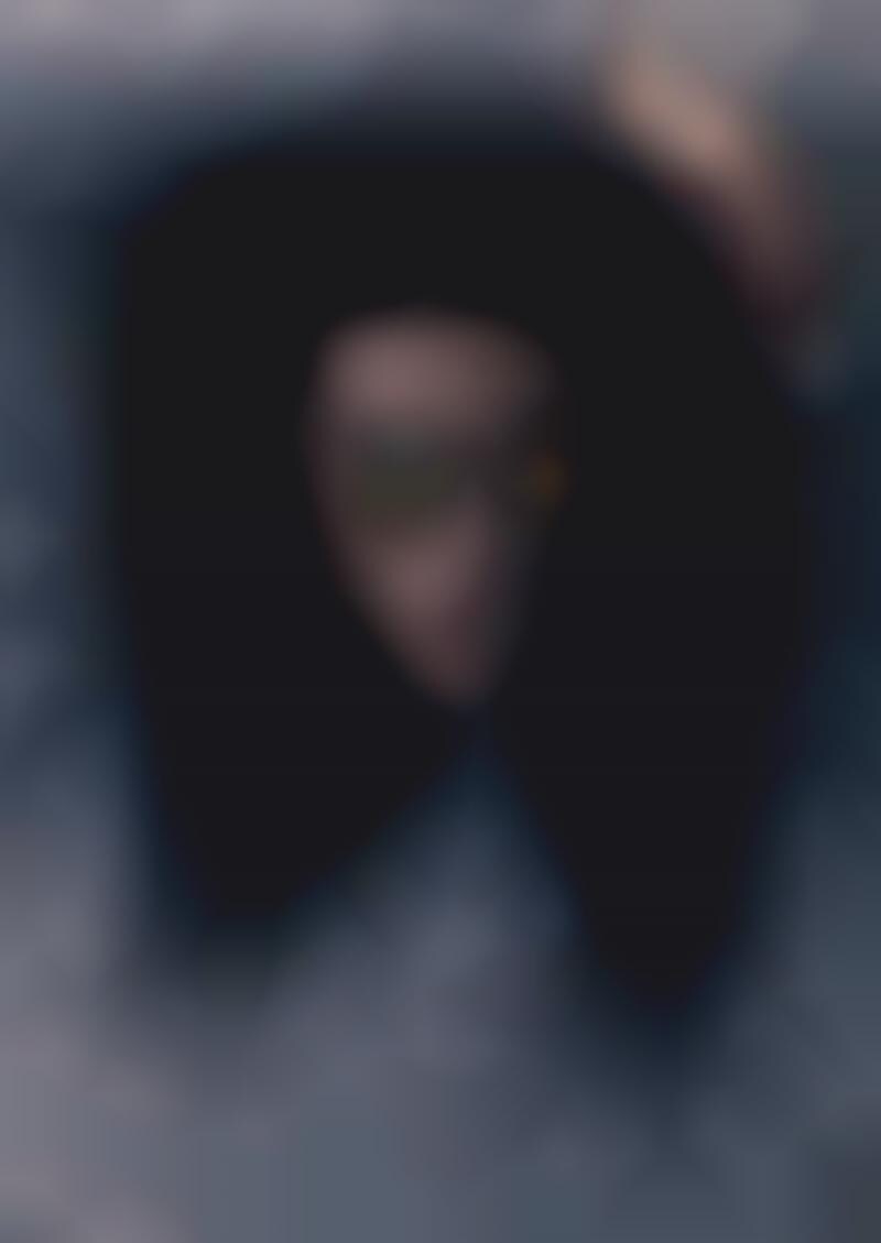 96 Face-Disguising Fashions