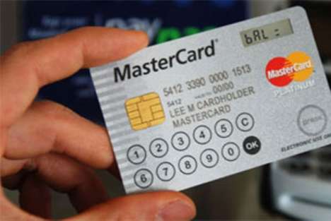 Touchscreen Credit Cards : MasterCard Display Card