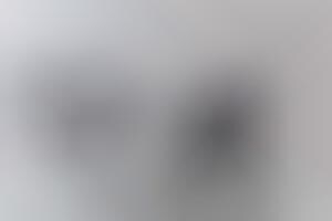 Legitimately Legless Tables : Floating Table