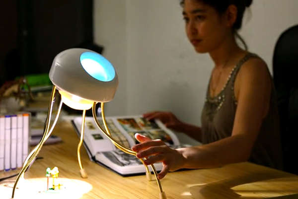Expressive Robot-Like Lighting : Clyde Lamp