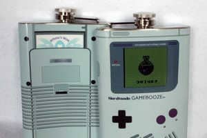 Video Game-Inspired Flasks : Game Boy Flask
