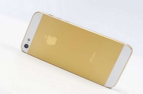 Golden-Bodied Phones : gold apple iphone