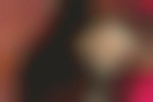 Blood-Sucking Seasoning Shakers : Vampire Salt and Pepper