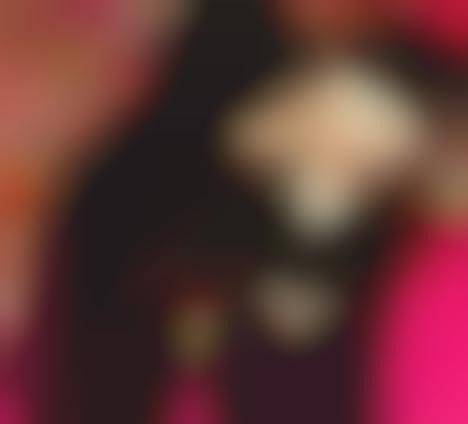 Blood-Sucking Seasoning Shakers : Vampire Salt and Pepper