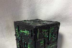 Villainous Alien Vino Caps : Borg Cube Wine Stopper