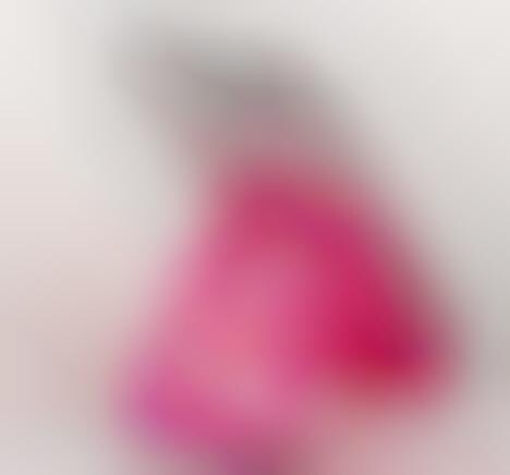 Storage-Friendly Smartphone Stands : EarPod Case and Stand