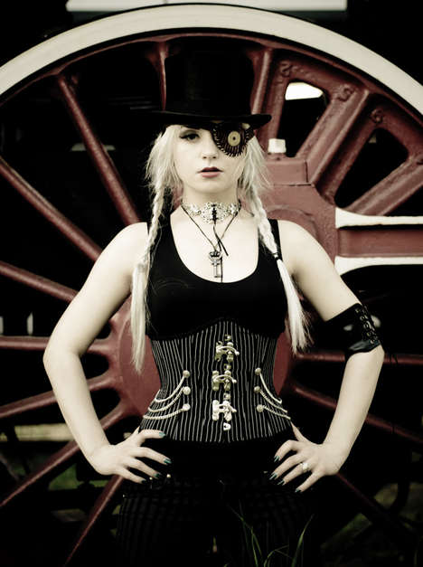 Gothic Train-Hopping Photography : post apocalyptic outfit