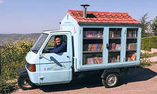 Charming Mobile Libraries : mobile library