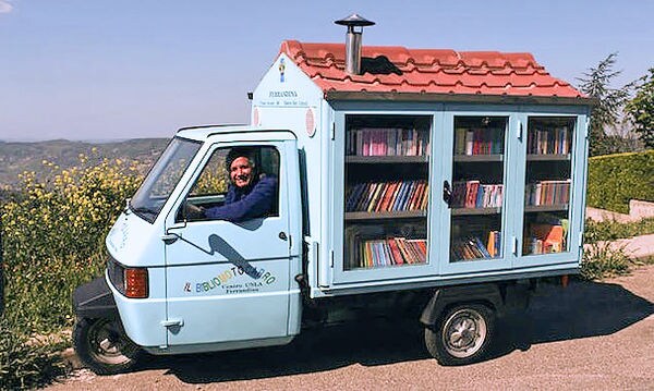 Charming Mobile Libraries : mobile library