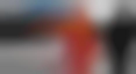 Surreally Painted Photographs : Aliza Razell