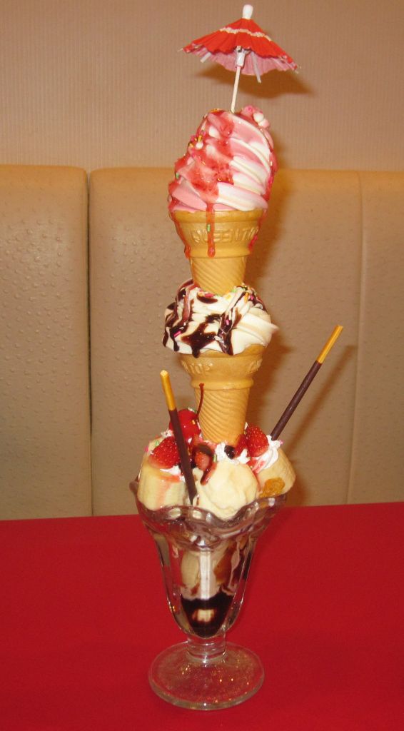 Double Decker Sundaes : cafe est est