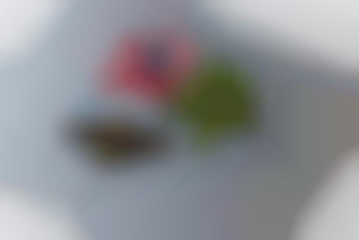 12 Edible Dishware Pieces