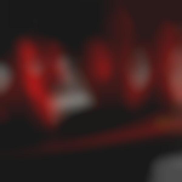 Sports Car Chess Sets : Ferrari carbon fiber chess