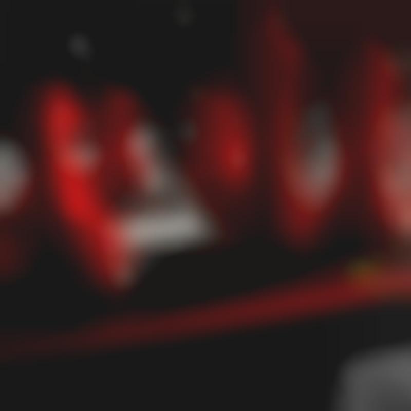 Sports Car Chess Sets : Ferrari carbon fiber chess