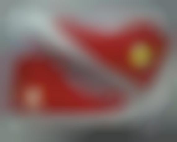 Customized Flashy Footwear : The Flash premiere