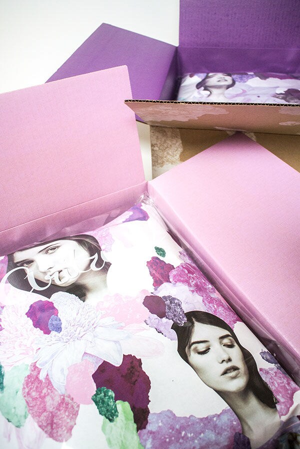 Feminine E-Retail Boxes : "shipping packaging"
