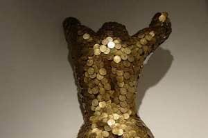 Sculpting Female Curves With Coins: Niso Maman's Body of Work