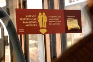 Friendly Seating Campaigns : socializing on the bus