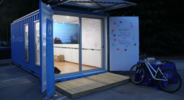 Mobile Makerspace Containers : prototyping lab