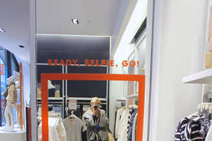 In-Store Selfie Contests : selfie contest