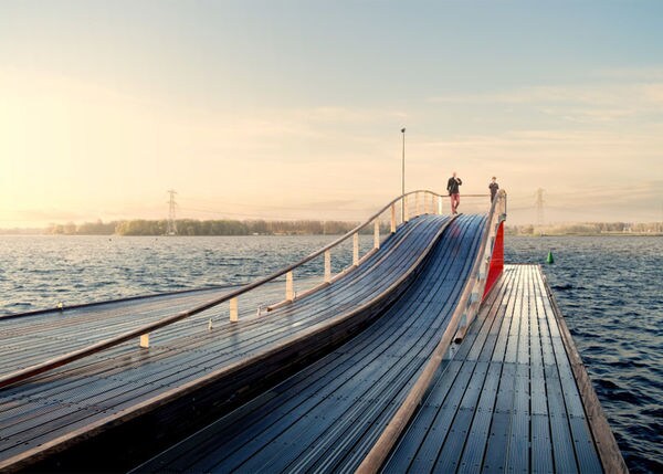 Elegant Wave-Shaped Piers : van Zuuk
