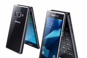 Retro Flip Smartphones : Smartphone Design