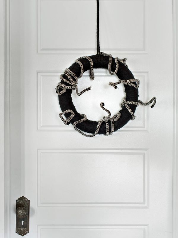 Stylish Serpent Wreaths : snake wreath