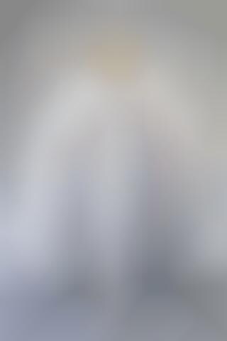 Superhero-Lite Fashion: Stylish Capes Are The New Summer Power Accessory