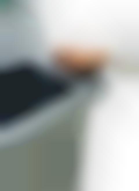 Palm-Scanning ATMs : biometric identification