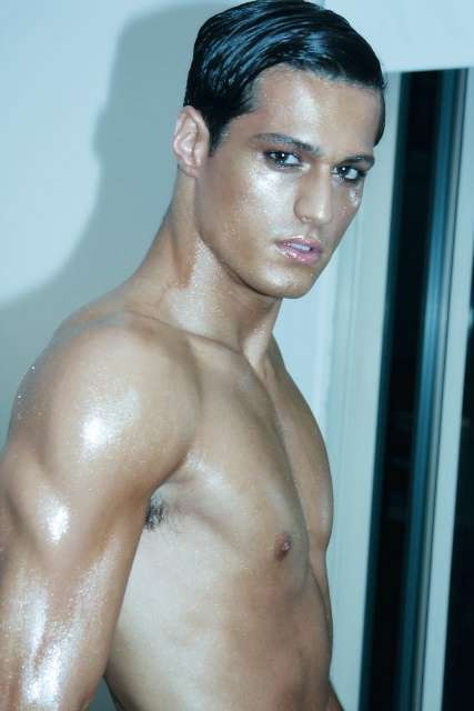 Heavy Guyliner: "Male Beauty" Highlights the Metrosexual Aesthetic