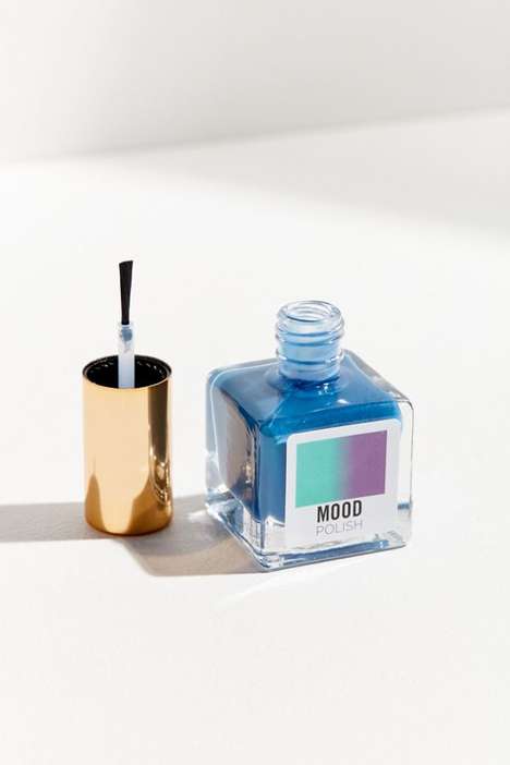 Adaptive Aesthetic - Color-changing fashion and accessories enhance appeal