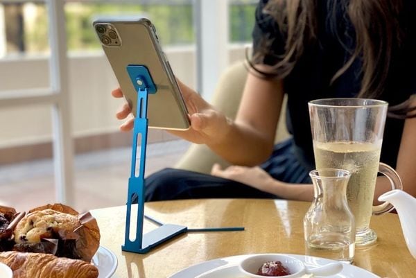 Durable Smartphone-Elevating Stands : LOOKSTAND