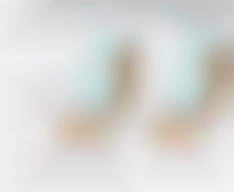 Organization-Focused Airplane Seats : airplane seat organizer