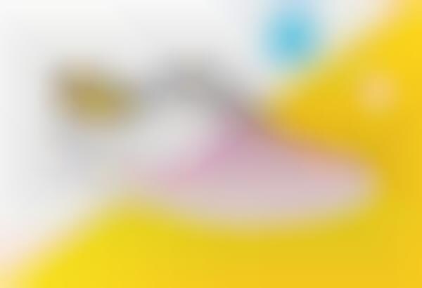 Eco-Friendly Color-Changing Shoes : Color-Changing Shoes