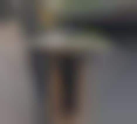 Roadside Poll-Mounted Tables : Extra Terrasse Tables