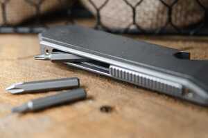 Sleekly Minimalist Multitools : compact multitool