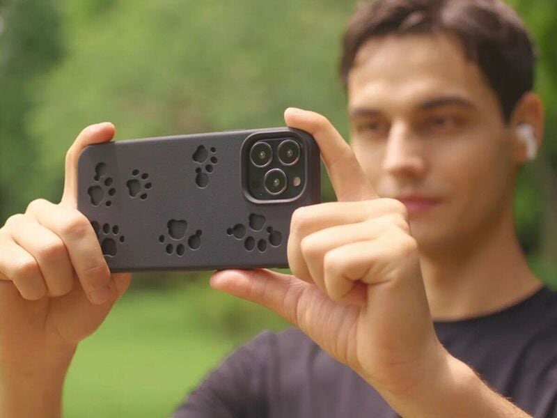 Triple-Function Smartphone Cases : Versatile Phone Case