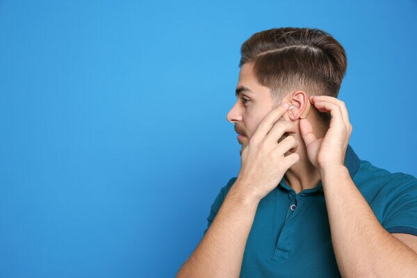 AI-Enabled Hearing Aids : Eargo 6