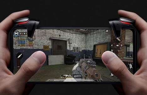 Charging-Friendly Smartphone Controllers : iPhone gaming controller