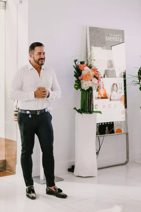 Breast Augmentation Mirrors : See Yourself in Sientra