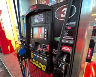 Holiday Fuel Retailer Promotions : gas promotion