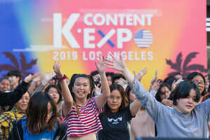 Fan-Curated NFT Albums : triples