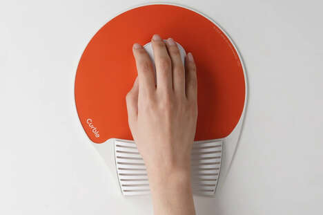 Wrist-Supportive Mouse Pads : curble